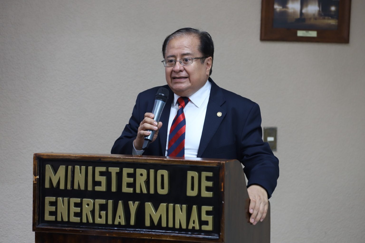 MEM e INAP firman convenio de entendimiento para formación y ...